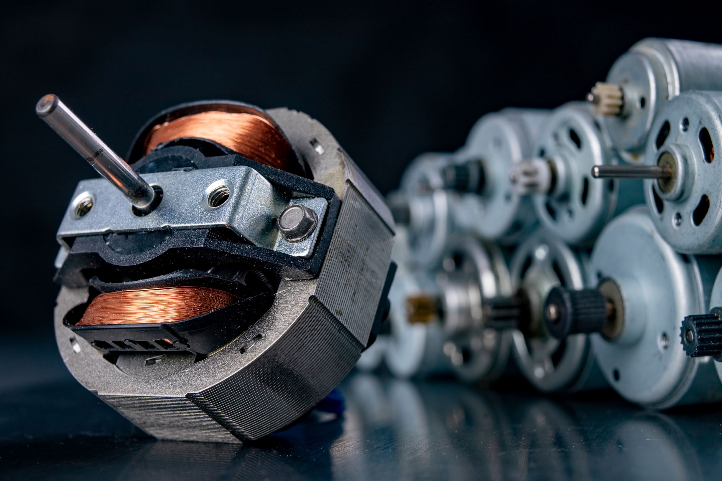 Motorul de curent continuu: principiu de funcționare și tipuri de ...